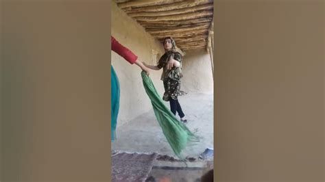 د افغان پیغله رقص رقص دختر پشتون افغان رقص مست دختر افغان Afghan