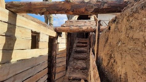 Зеленський оглянув будівництво фортифікацій на Волині