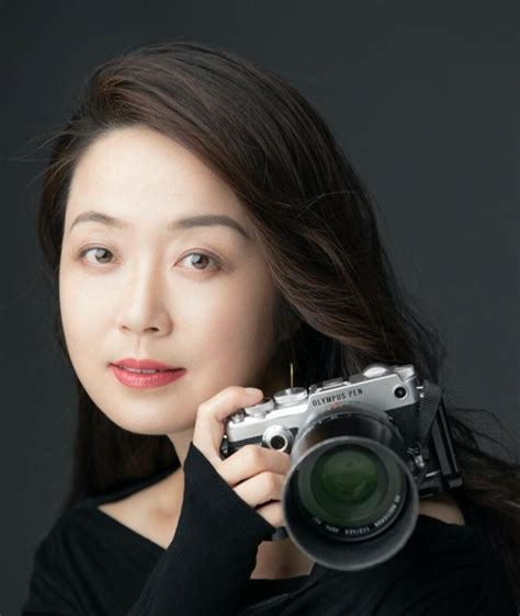 Li Li Movies Bio And Lists On Mubi