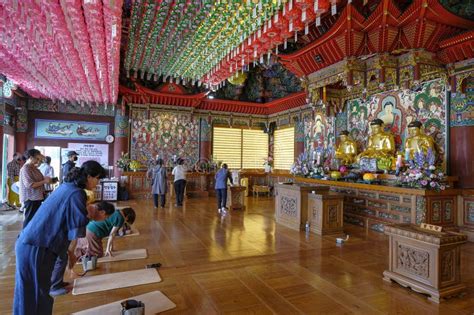 Haedong Yonggungsa Temple In Busan South Korea Editorial Photography Image Of Statue Asia