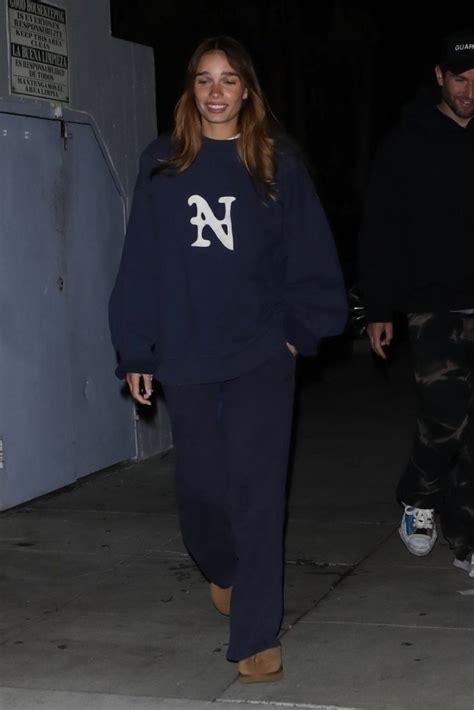 Hana Cross Out In Beverly Hills 11 30 2022 • Celebmafia