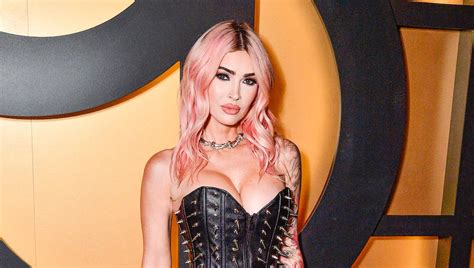 Megan Fox Sorgt Mit Sex Puppen Kommentar F R Emp Rung Stylebook