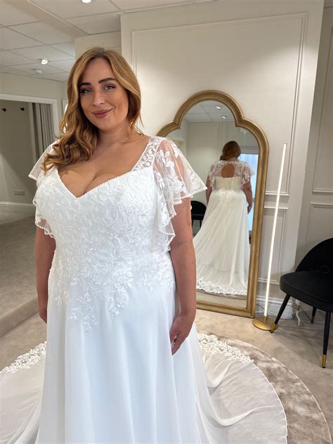 Boho Plus Size Wedding Dress