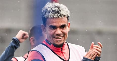 Luis Díaz Fue Presentado En El Bayern Múnich Con La Misma Canción De Su Matrimonio Este Es El