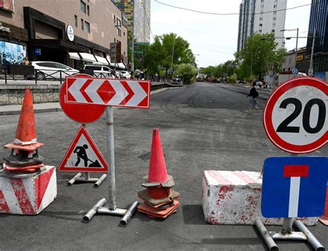 Нийслэлийн 6 байршилд зам засварын ажил хийгдэж байна Delhii Mn