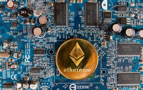 Ethereum Coin On A Computer Mother Board Creative Commons Bilder