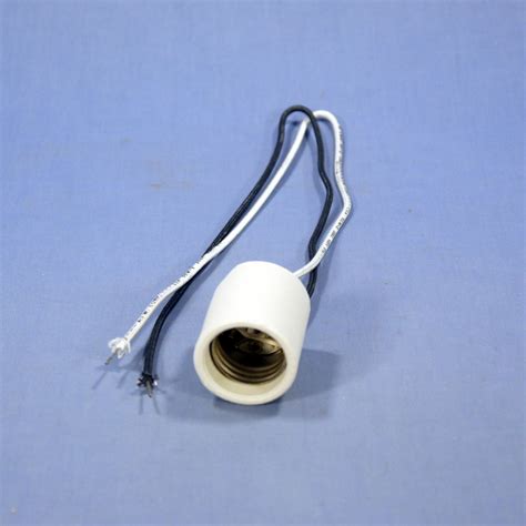 🏠 New Leviton Unglazed Porcelain Light Socket Lamp Holder Medium 660w 250v 70035 In Stock