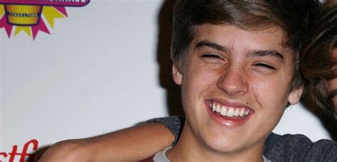 Dylan Sprouse Zobiņa Vecājaunā Pirms Un Pēc
