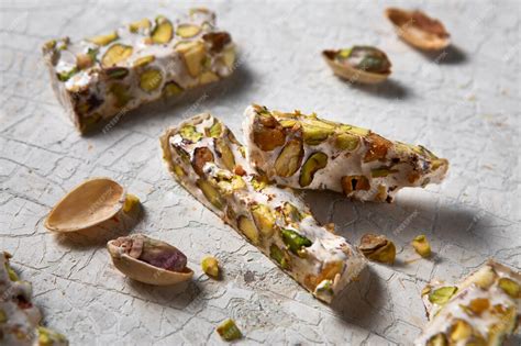 하이 앵글 맛있는 누가와 피스타치오 무료 사진