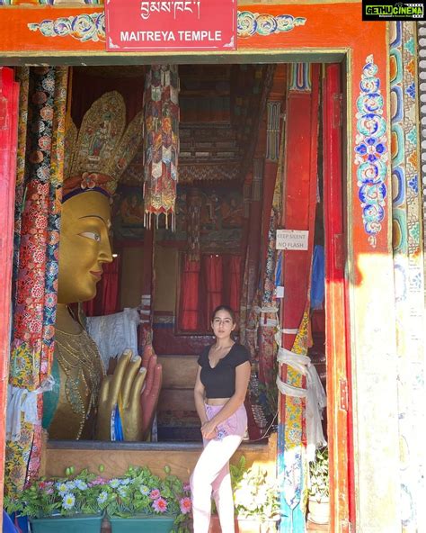 Sara Ali Khan Instagram प्रकृति सुख शांति ☮️💟🌄 Ladakh India Gethu