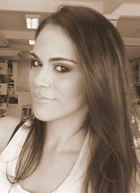 Sabrina Lorena Make De Cantora Fernanda Azevedo