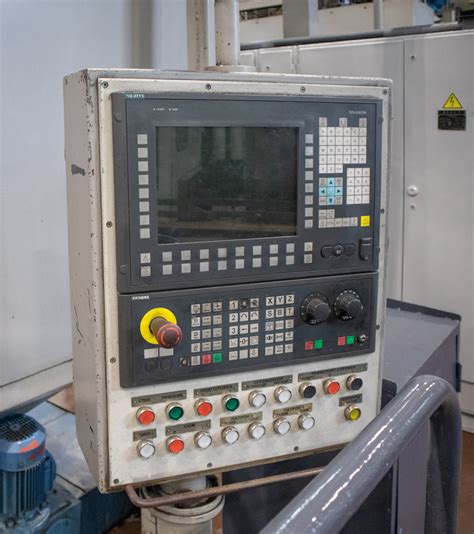 Токарный станок с ЧПУ Siemens Sinumerik высокоточная обработка в условиях промышленного