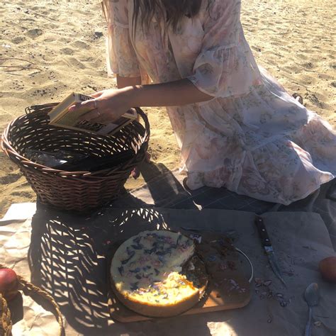 Красивый стол на пикнике фото