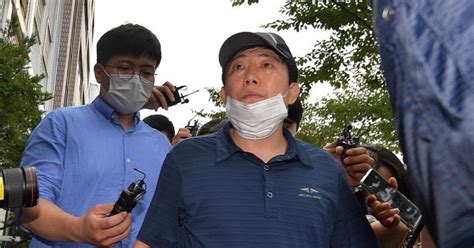 사무실 향하는 자유북한운동연합 박상학 대표