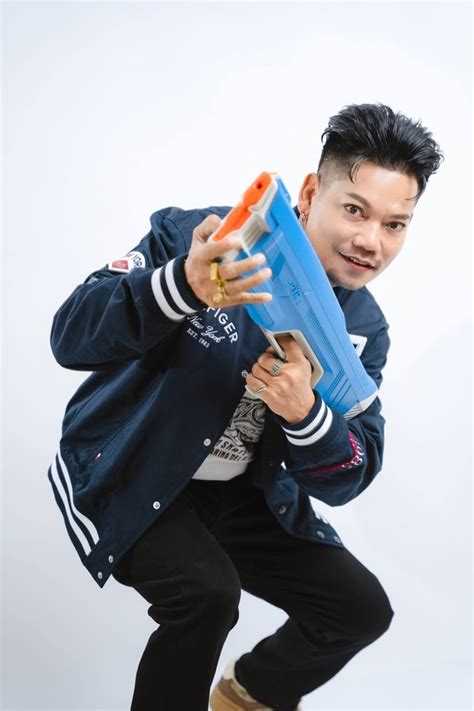 ចំណុចពិសេសអីខ្លះ ដែលមិនទាន់មានតារាចម្រៀងជំនាន់ថ្មីណា មកជំនួសឧកញ៉ា ព្រាប សុវត្ថិ បាន Khmerload