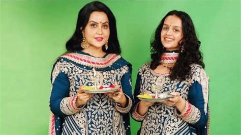 Times When Devendra Fadnavis Daughter Won Hearts On Social Media