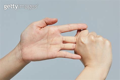 의료성형뷰티 주제 손목 손목터널증후군 메디컬컨디션 관절 류머티스성관절염 관절염 사람손 티넬검사 이미지