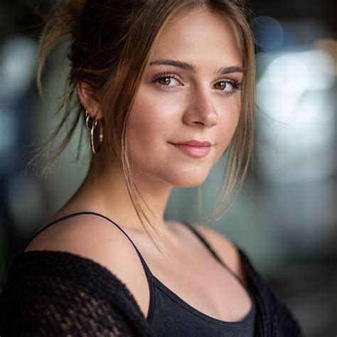 These Days 🤭 Wunderschöne Augen Hübsche Gesichter Brünette Schönheit