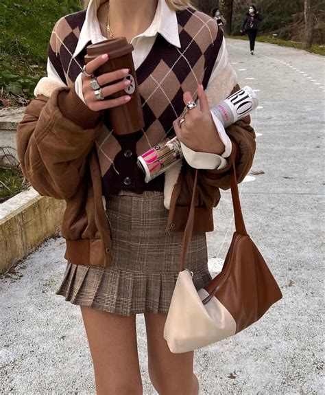 Sofia Coelho On Instagram “preppy Days 🐻” Fashion Cute Casual