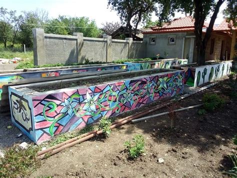 თელაველი მხატვრის მიერ მოხატული კედლები ფოტოები Knews Ge