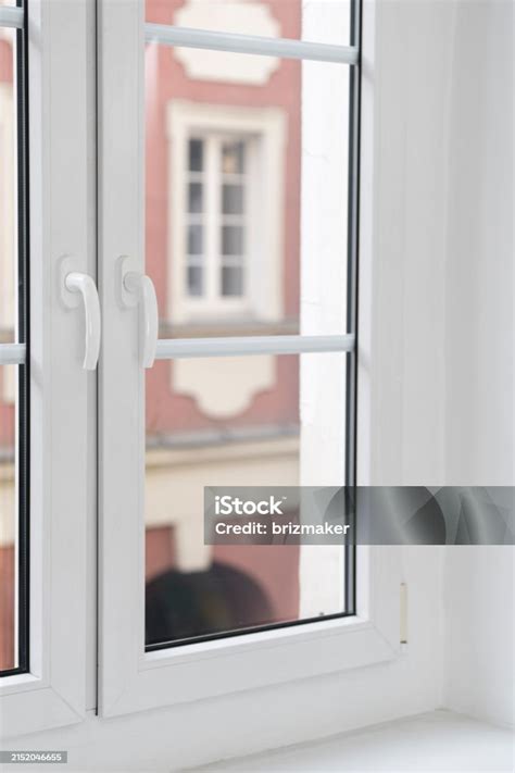 이중 유리창 흰색 프레임 및 손잡이가 있는 현대 Pvc 창 0명에 대한 스톡 사진 및 기타 이미지 0명 가정 생활 가정 주방 Istock