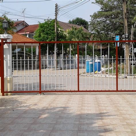 Diy ประตูรั้วเหล็กให้เป็นไม้