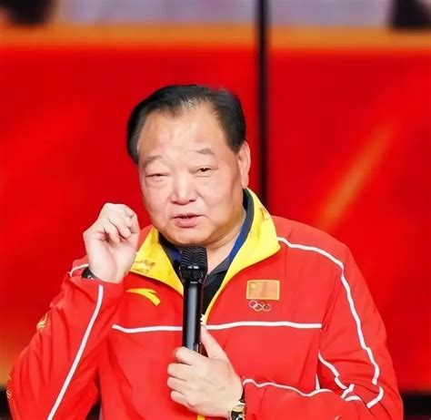 68岁许海峰现状：退休后老了不少，当大学客座教授，生活低调朴素