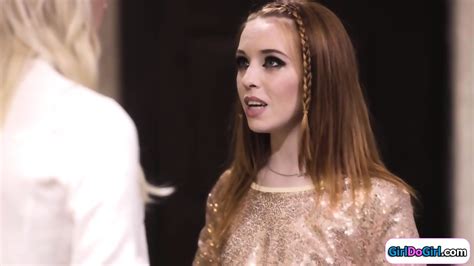 Big Tits Blonde Facesitting Petite Redhead With Shaved Pussy Eporner