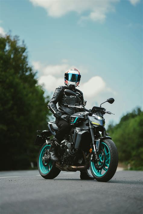 有关两轮车 全盔 公路旅行 冒險 周末骑行 嗜好 在路上 天性 头盔安全 安全 戶外 摩托車 摩托車手 摩托车之旅 摩托车手 摩托车激情 摩托车爱好者 旅行