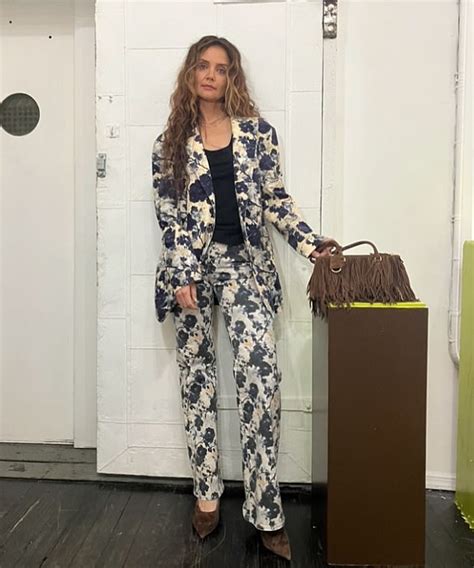 Katie Holmes 46 Debuts Sexy New Revenge Look After Ex Tom Cruise