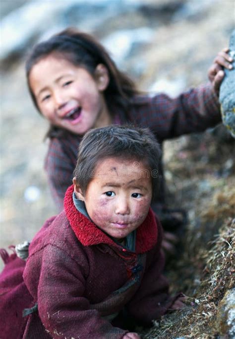 Tibetan Girls In Interval2013 Wcif Editorial Photo Image Of