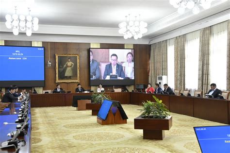 Хуулийн төслүүдийн эцсийн хэлэлцүүлгийг хийж Байнгын хорооны тогтоолын