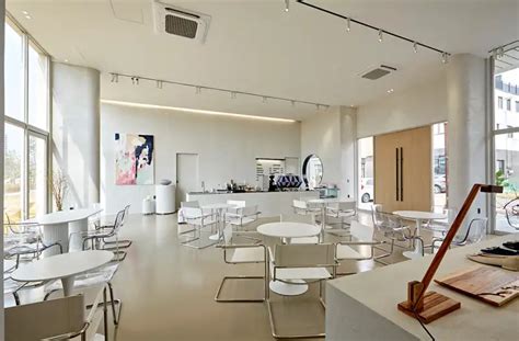 화이트톤 깔끔하고 모던한 35평 카페 And 패션편집샵 인테리어 화성 새솔동