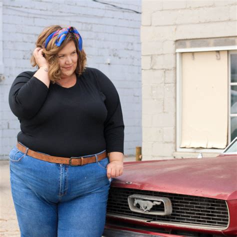 Download Fat Woman By Old Mustang Wallpaper