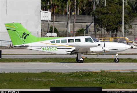 N402GZ | Cessna 402B | Private | Lukasz Stawiarz | JetPhotos