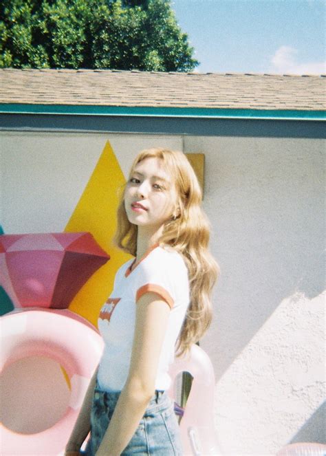 221012 Itzy Twitter Update Perfect Lighting Temperature Humidity