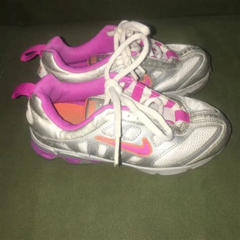 کمدا قیمت و خرید کتونی نایک اصل رنگ طوسی سفید صورتی برند ویتنام سایز