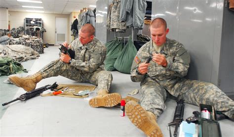 Two Trainees Share Mos Platoon Dna Article The United States Army