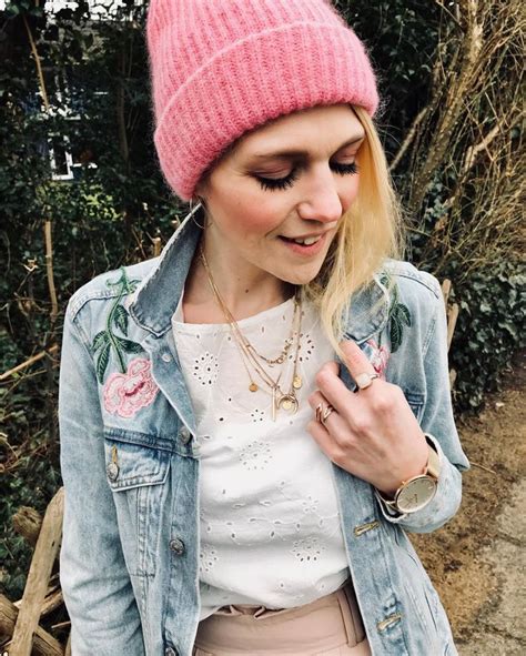 Sarah Damast Auf Instagram „hoch Die Hände 👏🏻 Feierabend Sofa 🛋