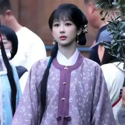 杨紫《家业》齐刘海好萌！古典气质太迷人，和赵丽颖反差有点大！