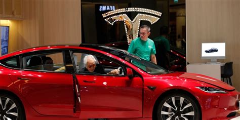 테슬라 동남아 진출 확대로 성장동력 찾는다 중국 Byd와 한판승부 앞둬