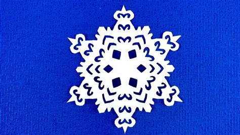 Как просто и красиво вырезать снежинку из бумаги Снежинка из бумаги просто Paper Snowflake