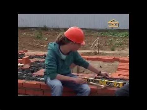 Крошка из пеностекла и энергоэффективный дом - YouTube