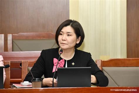 Мэргэжлээ чөлөөтэй сонгох эрхийг хангасан парламентын шийдвэр