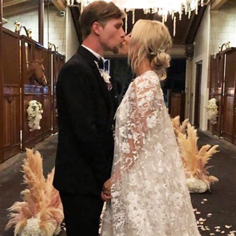 Kaley Cuoco And Karl Cook Wedding Pictures Ps Celebrity