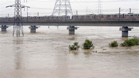 Delhi Floods Non Essential Govt Offices Schools Colleges Closed Till