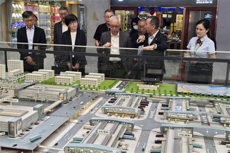 謝展寰訪深圳 香港新聞網