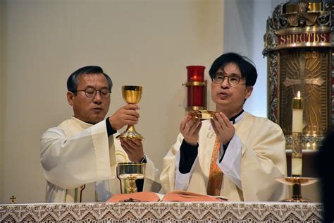 2023 파스카 성삼일 부활성야 미사 세례식 성금요일 십자가 경배 성목요일 발씸김 예식 성체 조배 Oakland St Andrew Kim Korean