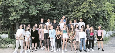 Преходът от Iv към V клас е най труден Аз буки