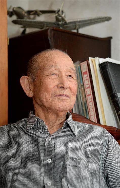 კომეტები „ეპიზოდი” Genia Ge